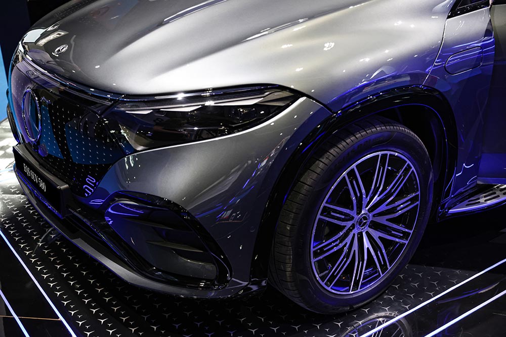 StriveME - مرسيدس-بنز تعلن عن إطلاق سيارة EQS SUV الكهربائية كليًا في المنطقة في معرض Mobility ...